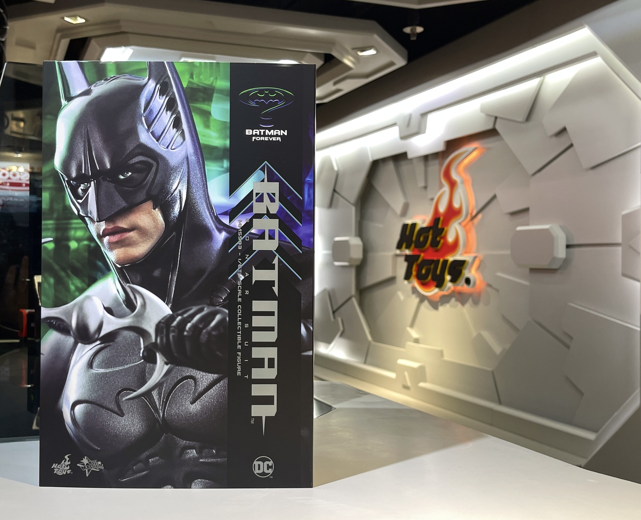 HOT TOYS BATMAN FOREVER MMS593 - Waffle Raffle